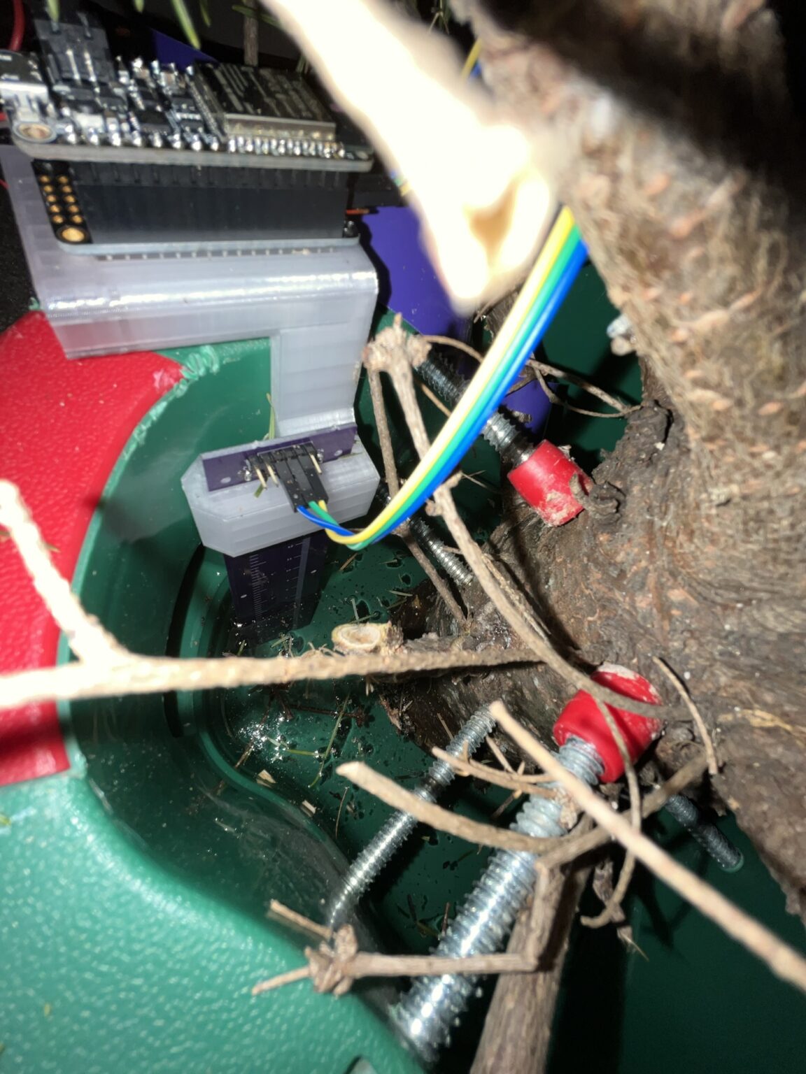 A wireless water level sensor for the Internet of Tannenbaums ...